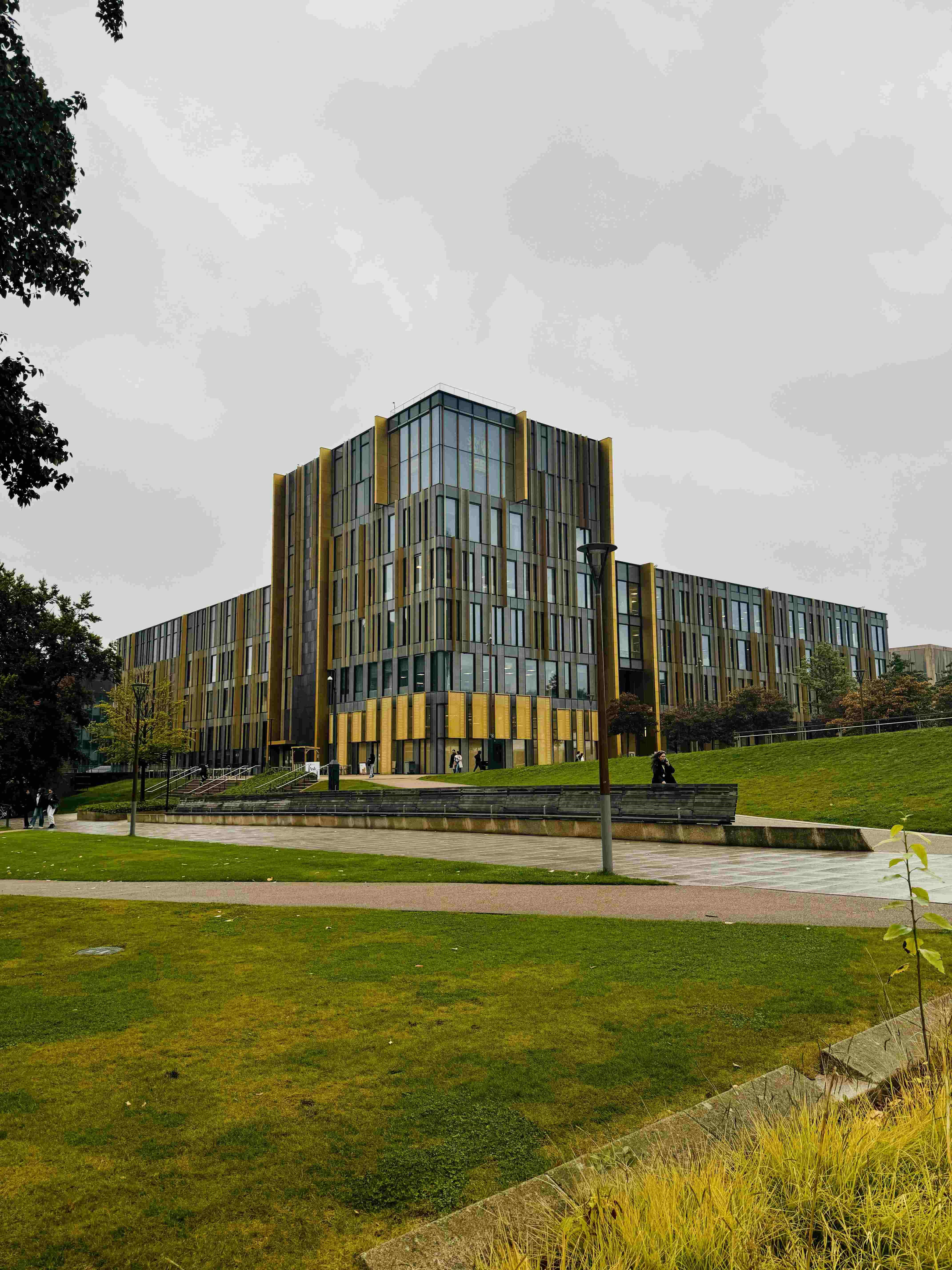 University of Birmingham Admissions 2025: Application Deadline, Eligibility & Fees